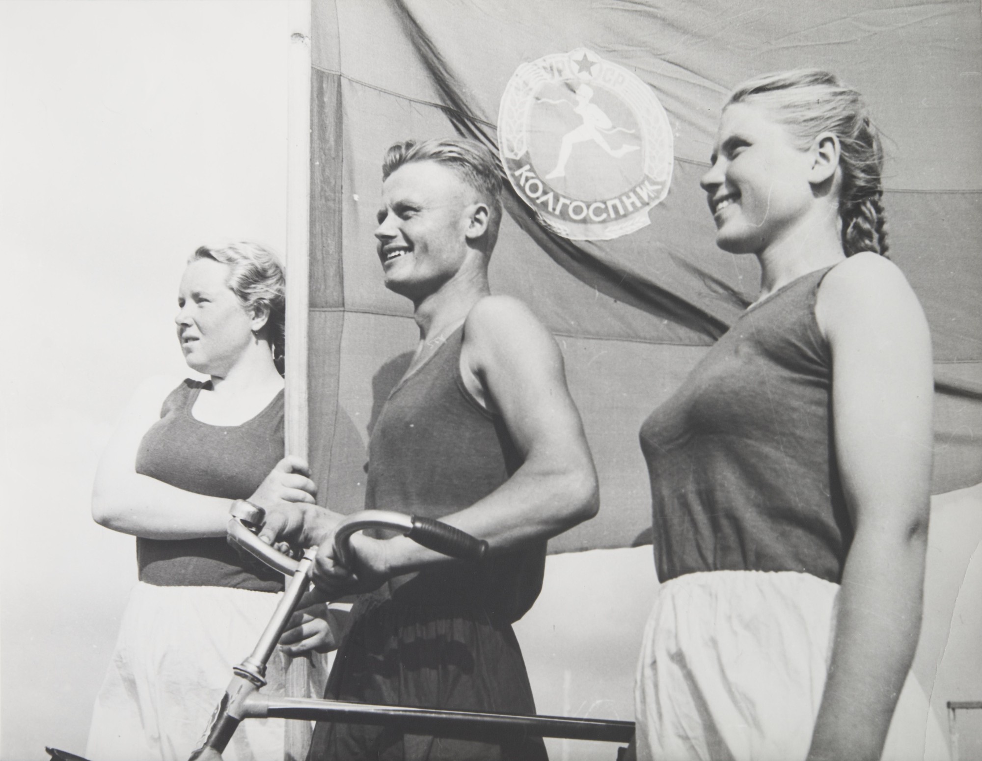 Лица советской эпохи. Люди на снимках Евгения Халдея. - ЯПлакалъ