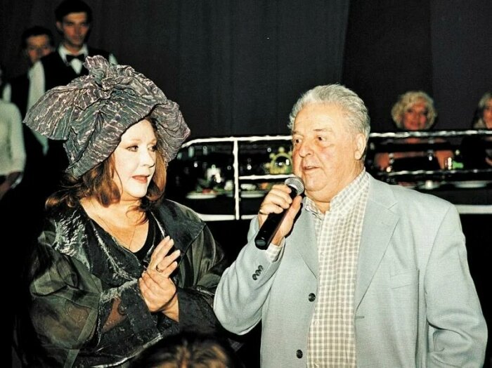 За что 6 лет отсидел в тюрьме создатель группы «Лесоповал» Михаил Танич ...