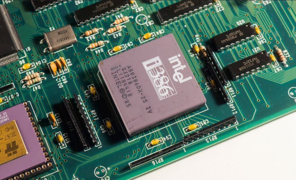 Intel i386 исполнилось 40 лет - ЯПлакалъ