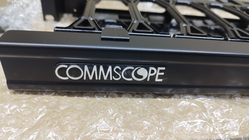 Кабельные органайзеры 19" CommScope - ЯПлакалъ